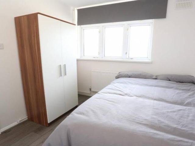 For Rent 6 Bedroom Shared Living/roommate London London DS101836758