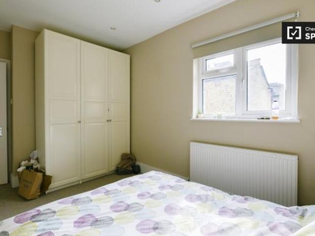 For Rent 6 Bedroom Shared Living/roommate London London DS102056313