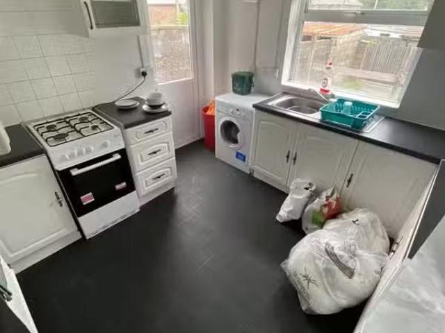 New 6 bedroom terraced house for rent in Broadway, Treforest.