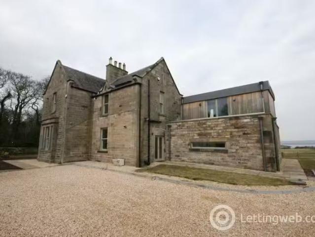 Charming 6 BR Property to rent in Lauriston Farm Road, Edinburgh
