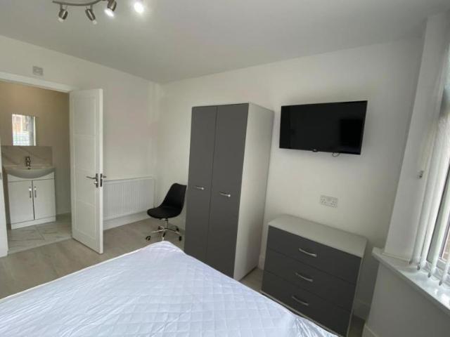 For Rent 7 Bedroom House Beeston East Midlands DLS98286085