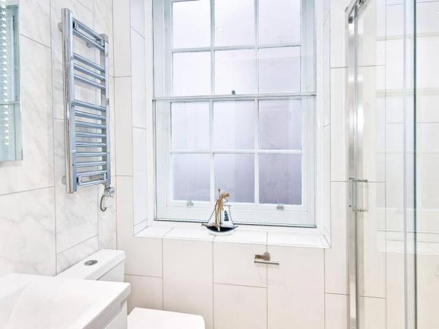 For Rent 7 Bedroom Shared Living/roommate London London DLS101822346