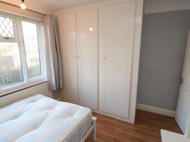 For Rent 7 Bedroom Shared Living/roommate London London DLS90559434