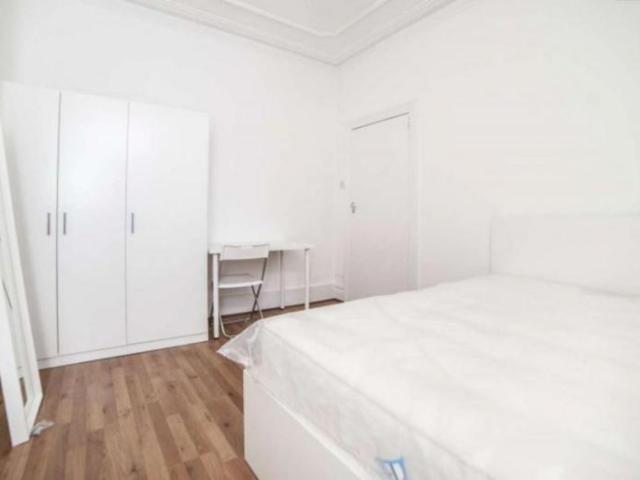 For Rent 7 Bedroom Shared Living/roommate London London DLS90559456