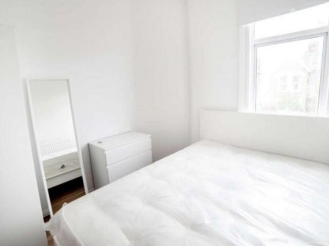 For Rent 7 Bedroom Shared Living/roommate London London DLS90559343