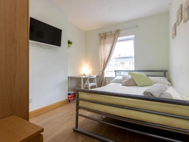 For Rent 7 Bedroom Shared Living/roommate London London DLS90560056