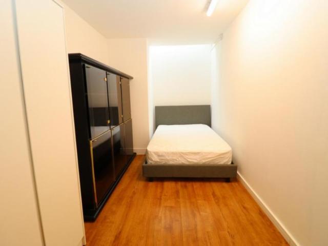 For Rent 7 Bedroom Shared Living/roommate London London DLS90563738
