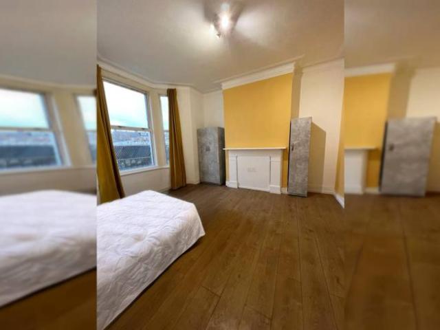 For Rent 7 Bedroom Shared Living/roommate London London DLS97810320