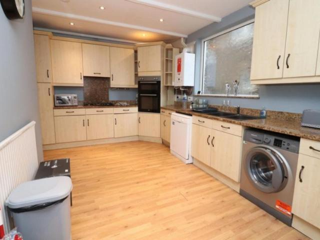For Rent 7 Bedroom Shared Living/roommate London London DS90559391