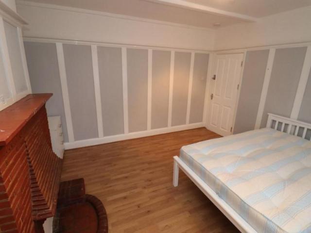 For Rent 7 Bedroom Shared Living/roommate London London DS90559472