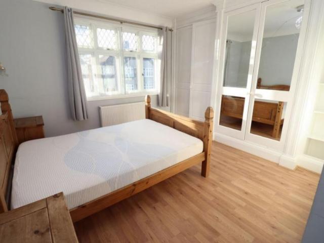 For Rent 7 Bedroom Shared Living/roommate London London DS90559544