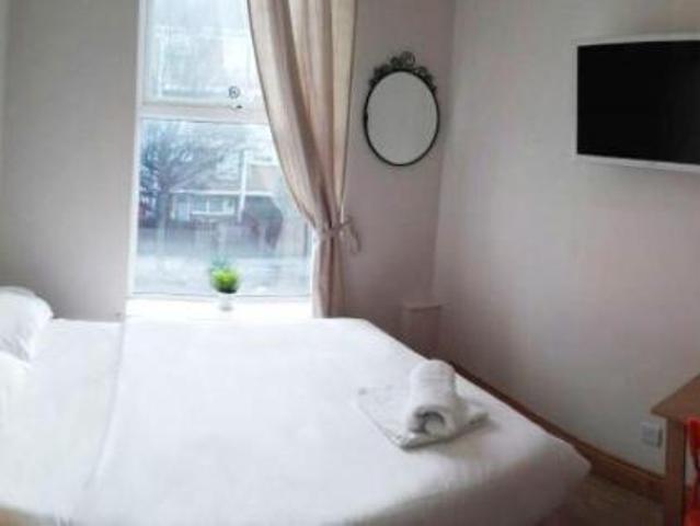 For Rent 7 Bedroom Shared Living/roommate London London DS90559812