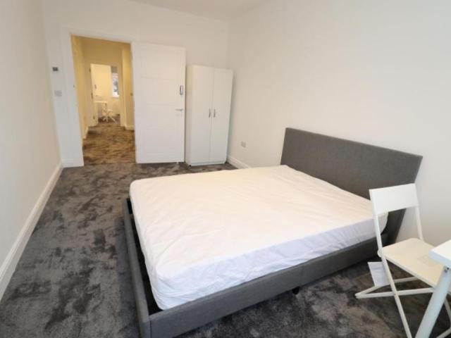 For Rent 7 Bedroom Shared Living/roommate London London DS90561953