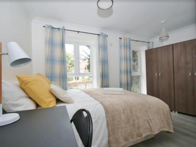 For Rent 7 Bedroom Shared Living/roommate London London DS90562540