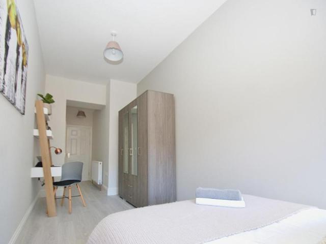 For Rent 7 Bedroom Shared Living/roommate London London DS90563313