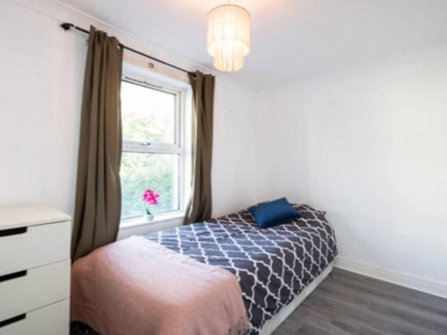 For Rent 7 Bedroom Shared Living/roommate London London DS97099921