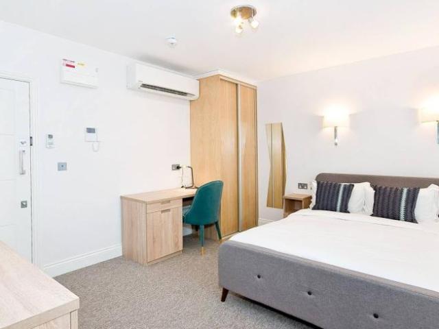 For Rent 7 Bedroom Shared Living/roommate London London DS101822345