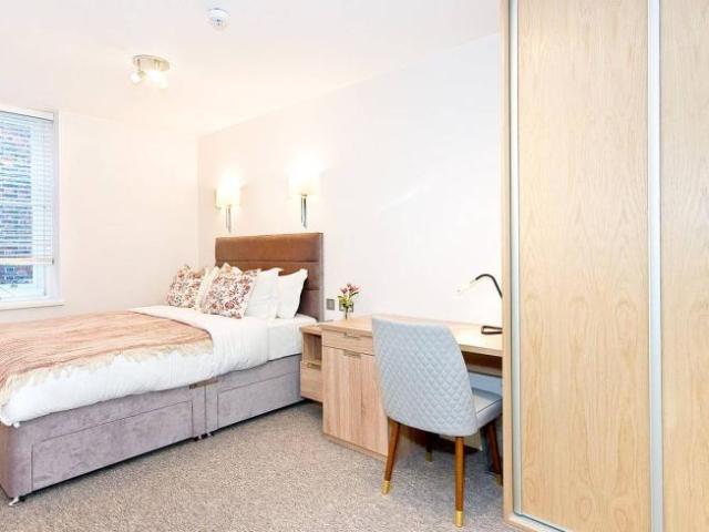 For Rent 7 Bedroom Shared Living/roommate London London DS101847278