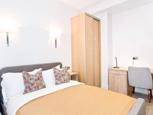 For Rent 7 Bedroom Shared Living/roommate London London DS101854299