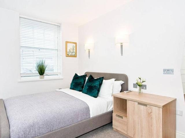For Rent 7 Bedroom Shared Living/roommate London London DS101854301