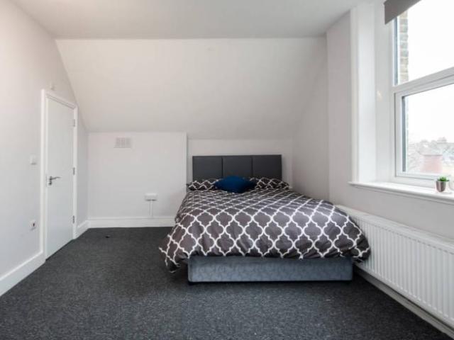 For Rent 7 Bedroom Shared Living/roommate London London DS102250749