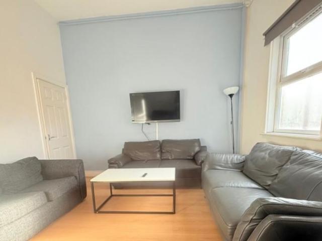 For Rent 8 Bedroom House Radford East Midlands DLS98339246