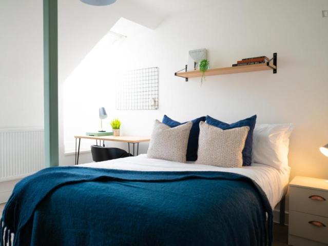 For Rent 8 Bedroom Shared Living/roommate Manchester Manchester DS90560918