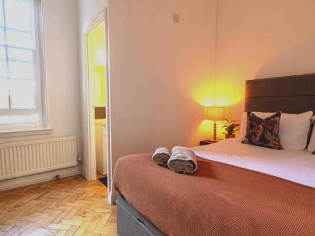 For Rent 8 Bedroom Shared Living/roommate London London DS70438419
