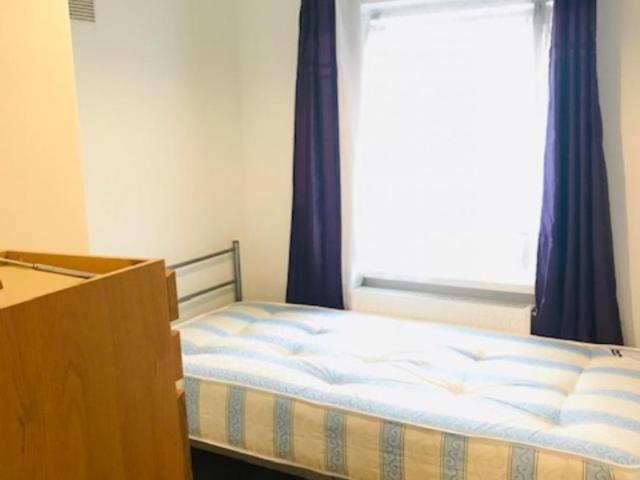 For Rent 8 Bedroom Shared Living/roommate London London DS90562111