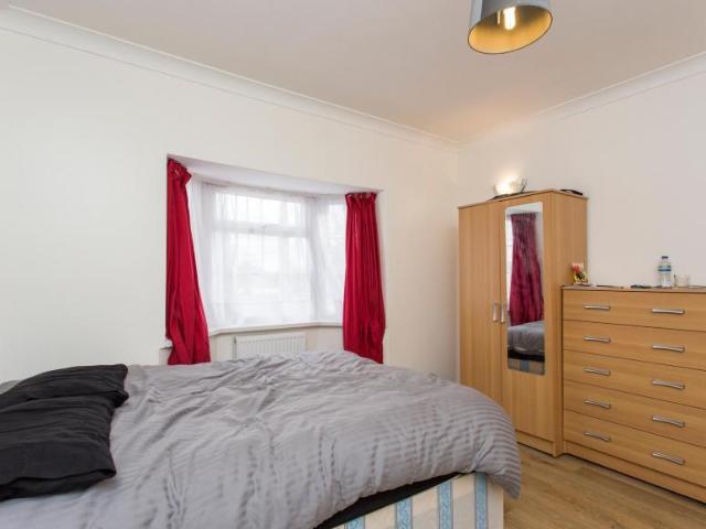 For Rent 8 Bedroom Shared Living/roommate London London DS90562275