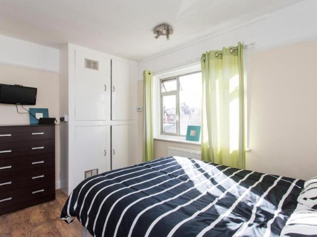 For Rent 8 Bedroom Shared Living/roommate London London DS90562310