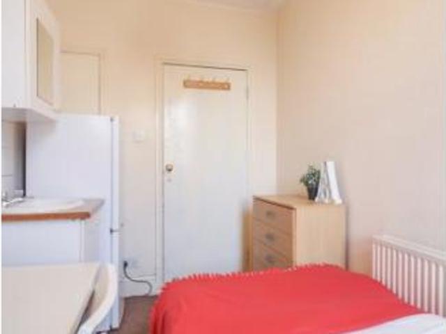 For Rent 8 Bedroom Shared Living/roommate London London DS100946437