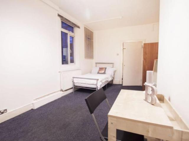 For Rent 9 Bedroom Shared Living/roommate London London DS90559661