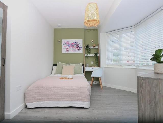 For Rent 9 Bedroom Shared Living/roommate London London DS90562523
