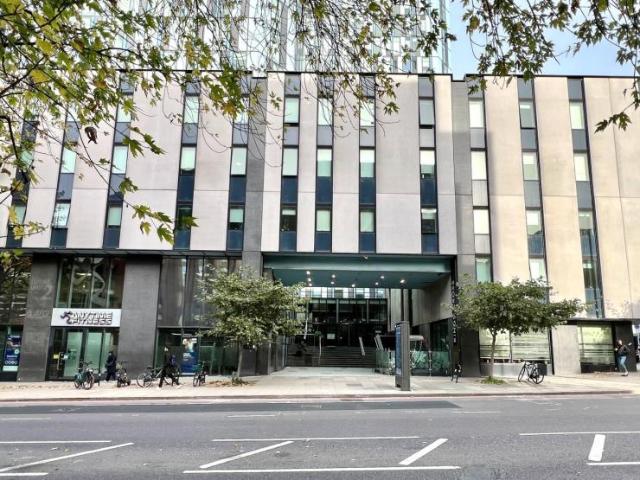 For Rent 100 Bedroom Shared Living/roommate London London DS90564033