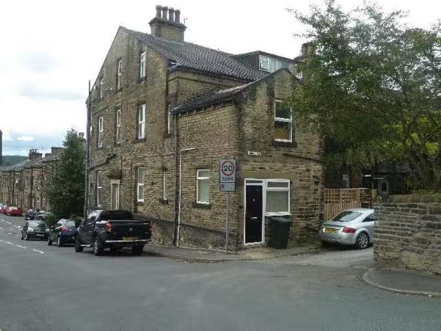 Cozy 1 BA Maisonette for rent in Cross Lane, Bingley, BD16