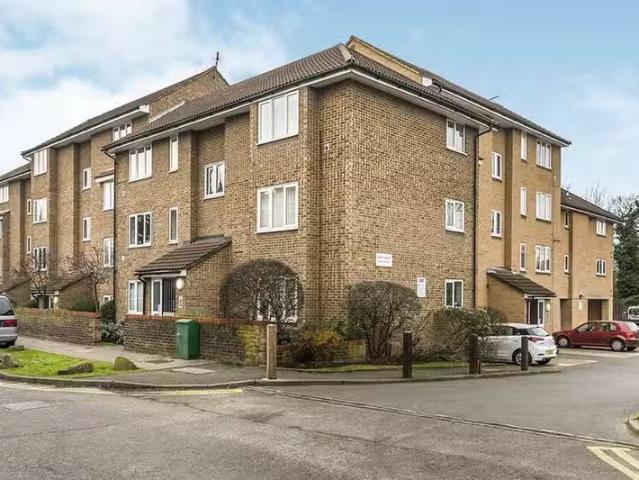 Charming 1 BA Flat to rent, Westmoreland Drive, Sutton, SM2 £.