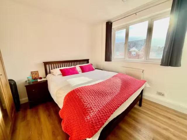 Charming 1 BA House of multiple occupation for rent in Board S.