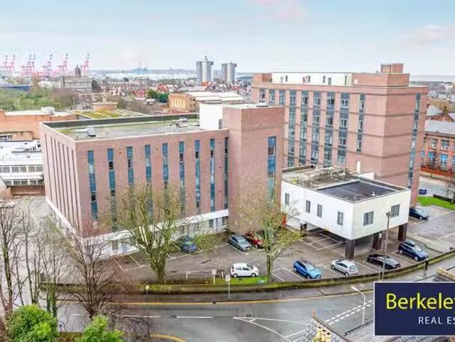 Unique 1 BA Studio apartment for rent in Crosby Gardens. Crosb.