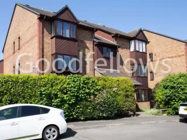 Charming 1 BA Studio apartment for rent in Gilpin Close, Mitch.