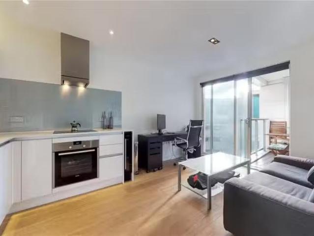 Charming 1 BA Studio flat for rent in Avantgarde Place, Shored.