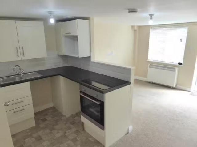 Cheap 1 BA Studio flat for rent in Acorn Lodge, Bricket Wood.