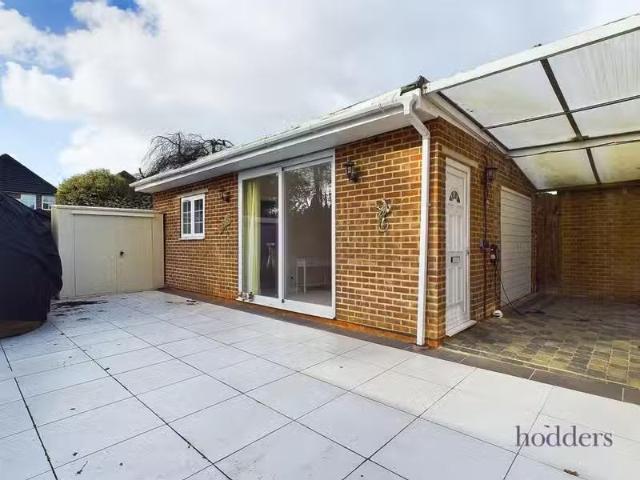 Just in! 1 BA Studio flat for rent in Addlestone, Surrey, KT15