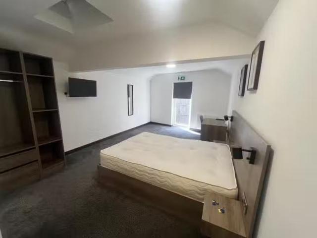 Just in! 1 BA Studio flat for rent in Babington Lane, Derby, D.