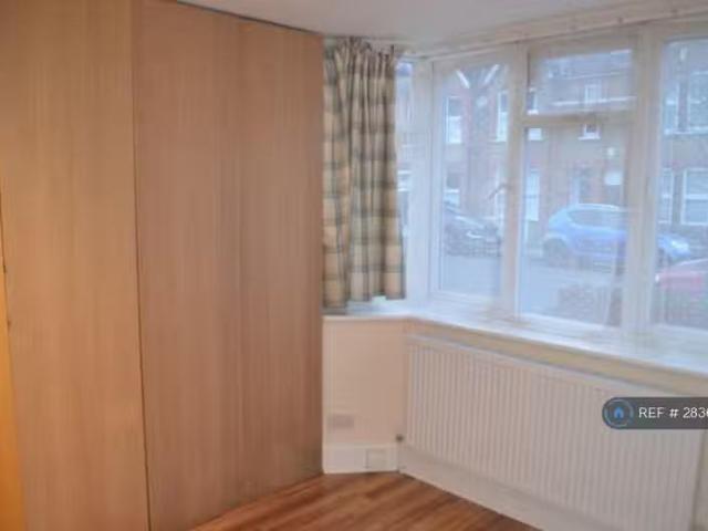 Unique 1 BA Studio flat for rent in Blandford Road, Beckenham.