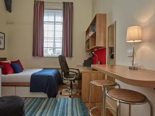Unique 1 BA Studio flat for rent in Chester Student Septembe.