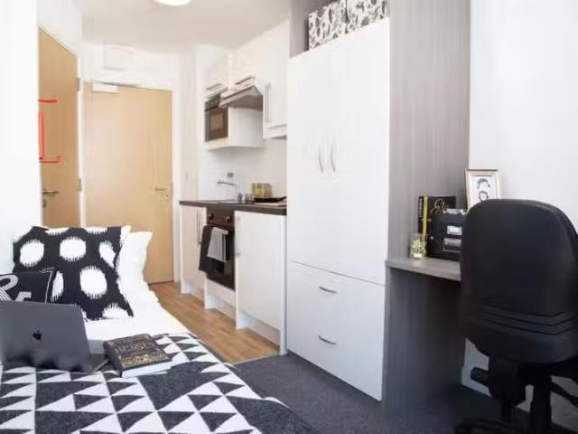 Rental! 1 BA Studio flat for rent in Edinburgh Student Septe.