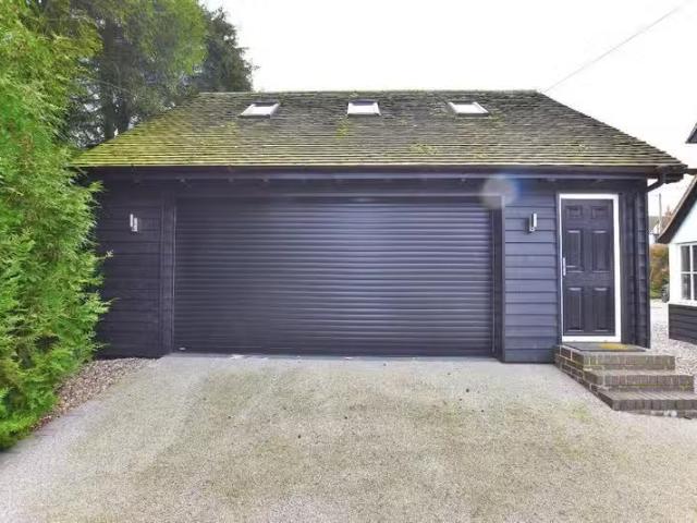 Unique 1 BA Studio flat for rent in Gallows Green, Dunmow, CM6