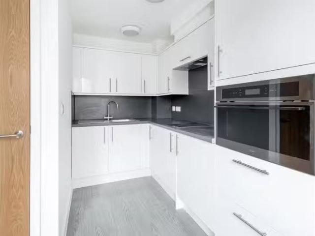Unique 1 BA Studio flat for rent in West Street, St. Philips.