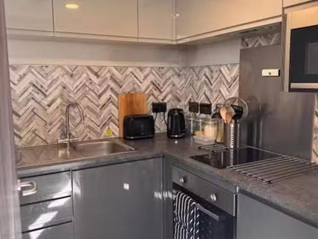 Cozy 1 BA Studio flat for rent in 147 Gloucester Road, Bristol.